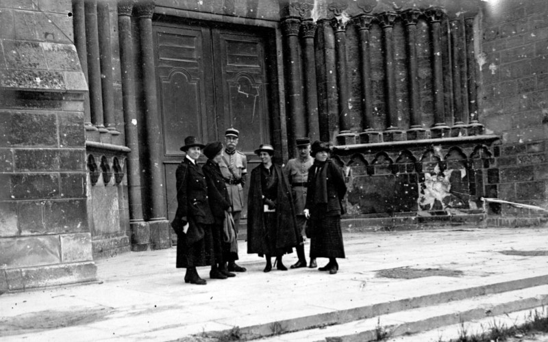 Helen Clay Frick (second from left) and fellow Red Cross volunteers ...
