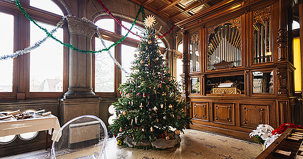 Holiday Photo Sessions at Clayton | The Frick Pittsburgh Museums & Gardens